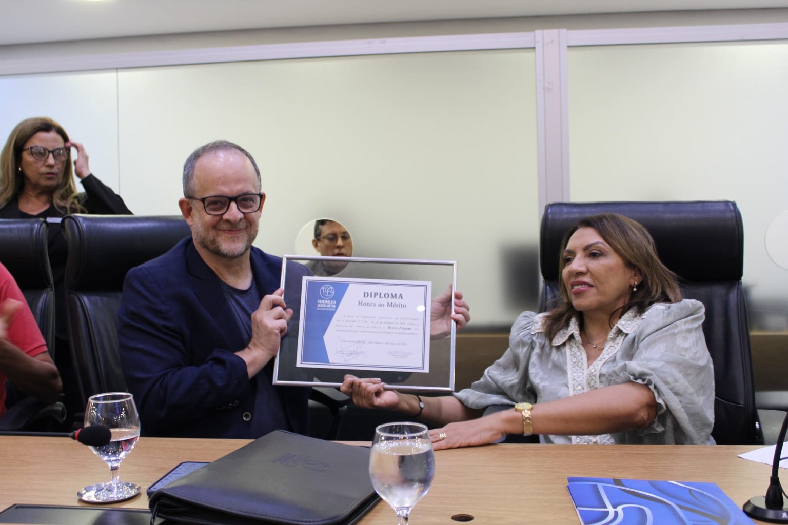ALPB concede Diploma de Honra ao Mérito ao jornalista Breno Altman ...
